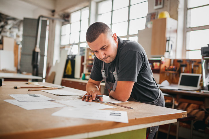 Timekeeping: Manual Input vs. Automated Data Entry